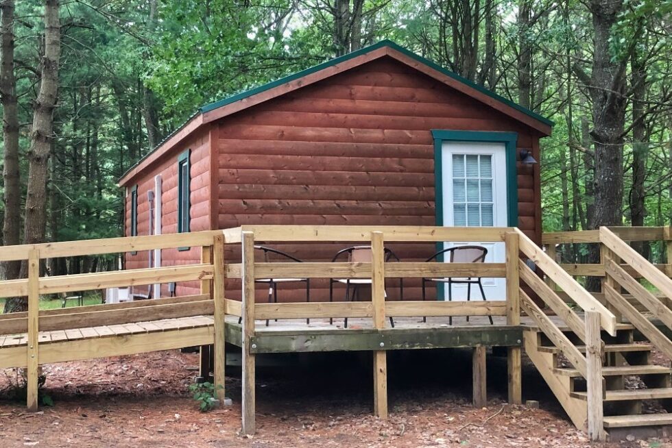 Pastor's Cabin - Grace Outside