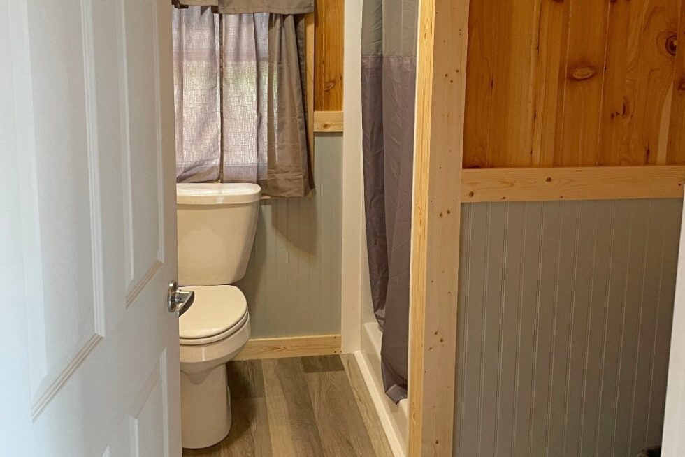 Pastor's Cabin - Grace Outside